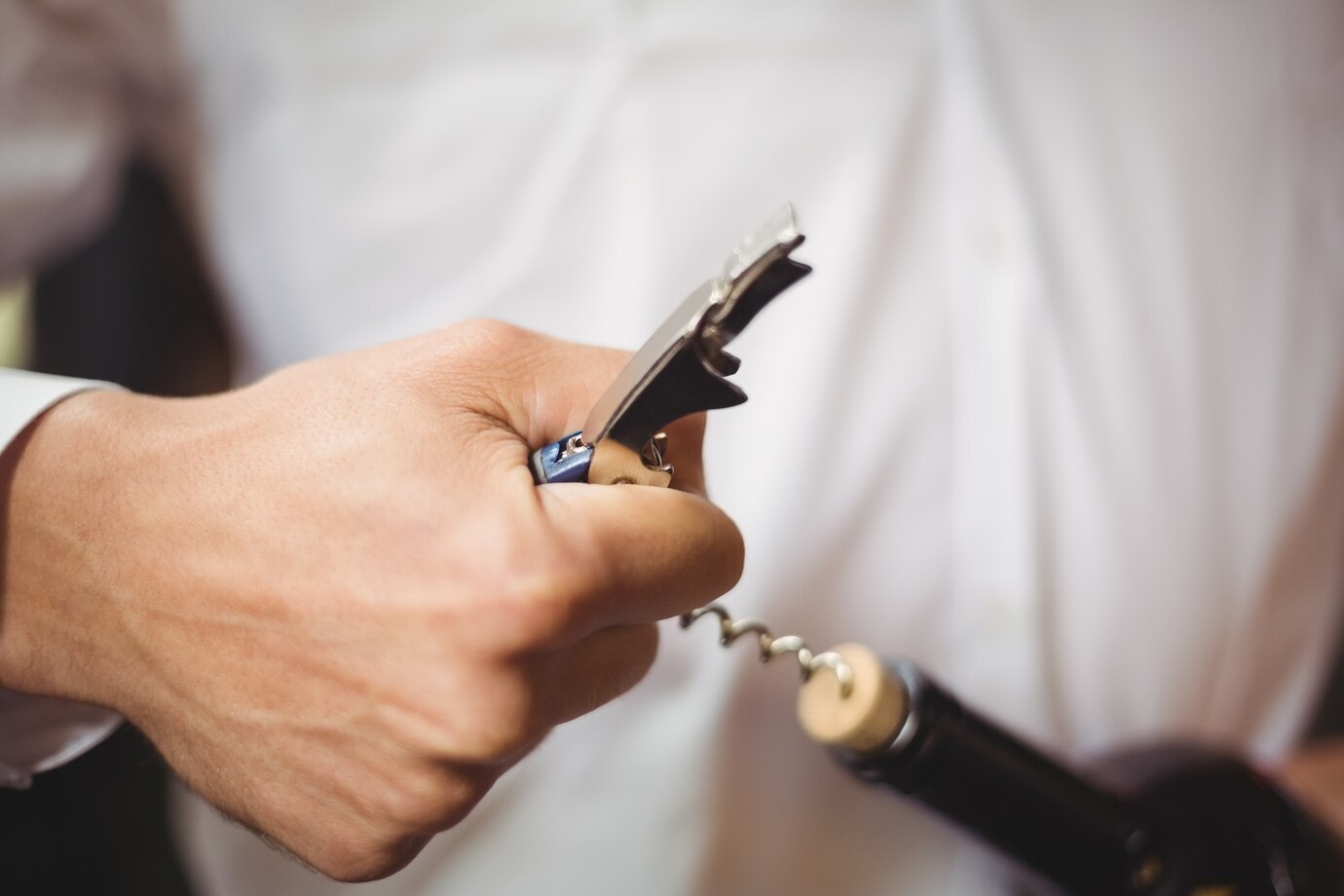 The Opening Debate: Cork or Screwcap? - THE RESTAURANT INSIDER - By ...